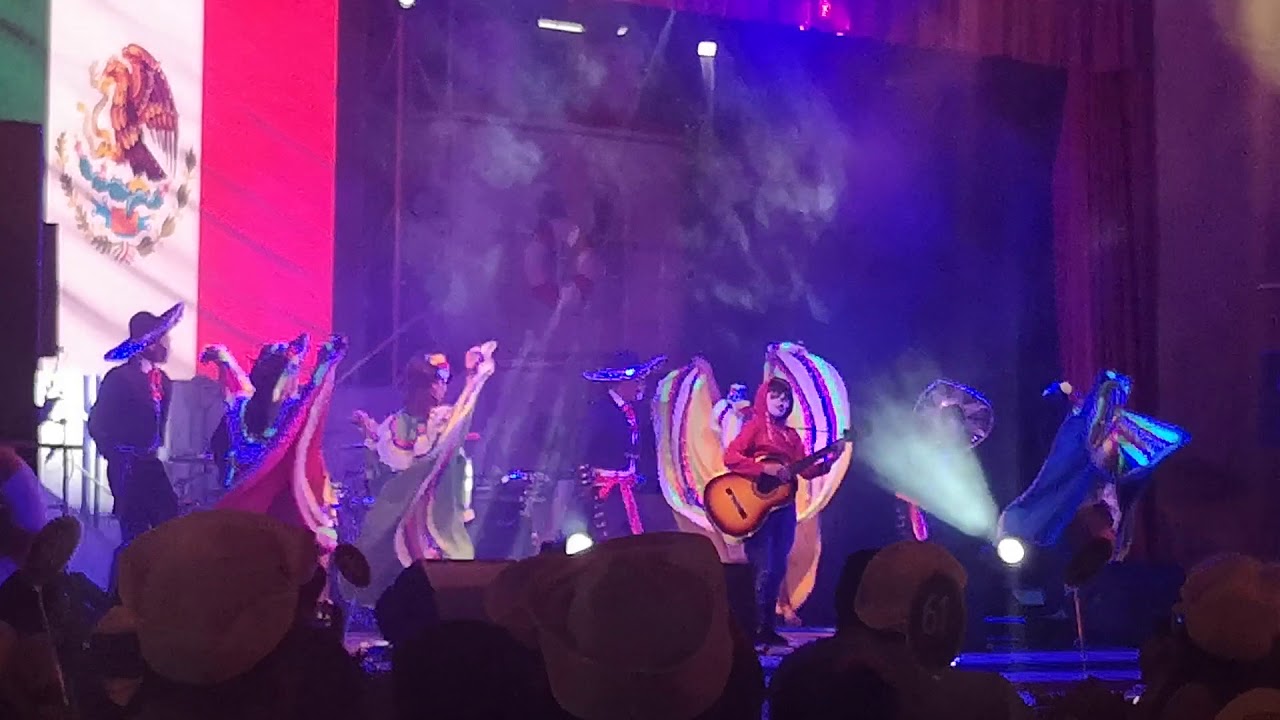 Decameron el pueblo recibiendo 2019 Show COCO - YouTube