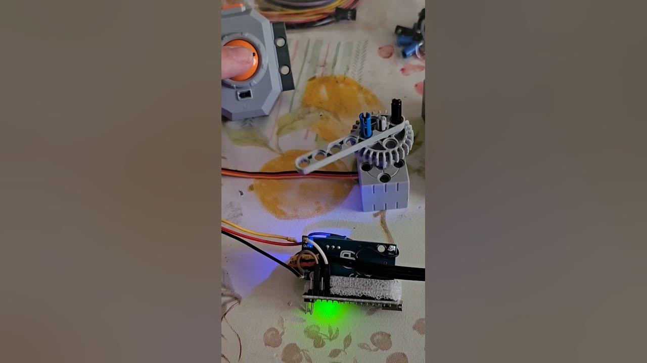 Lego Power Functions - Arduino Geekservo Adapter - YouTube