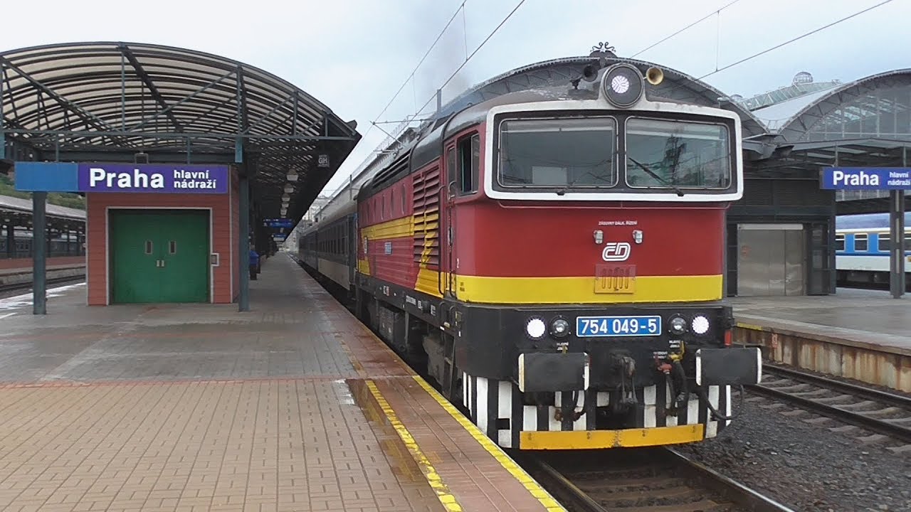 Class 754 diesel locomotives at Prague Main Station - YouTube