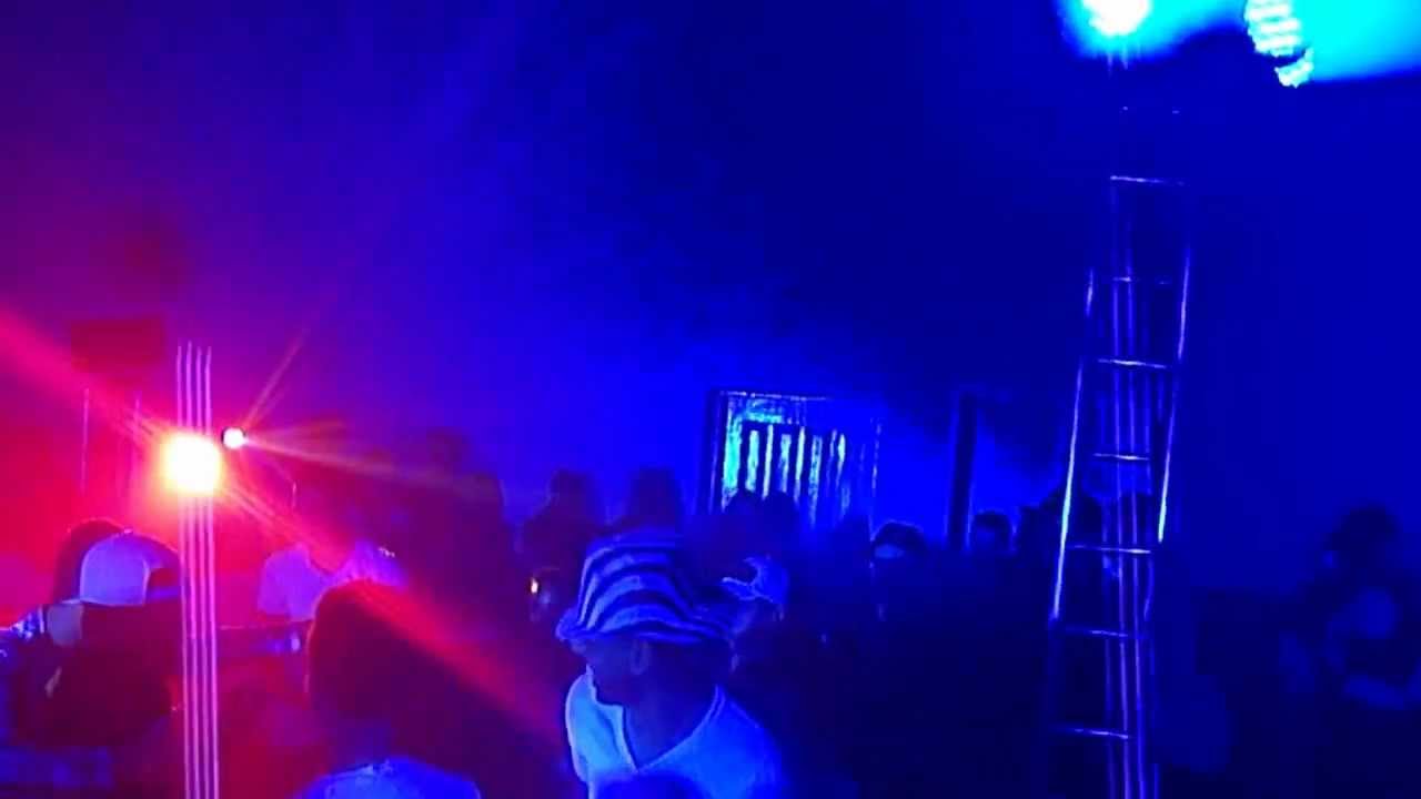 Dj Adriano Biko Balada Black White São Roque-SP 03-11-2012 - YouTube