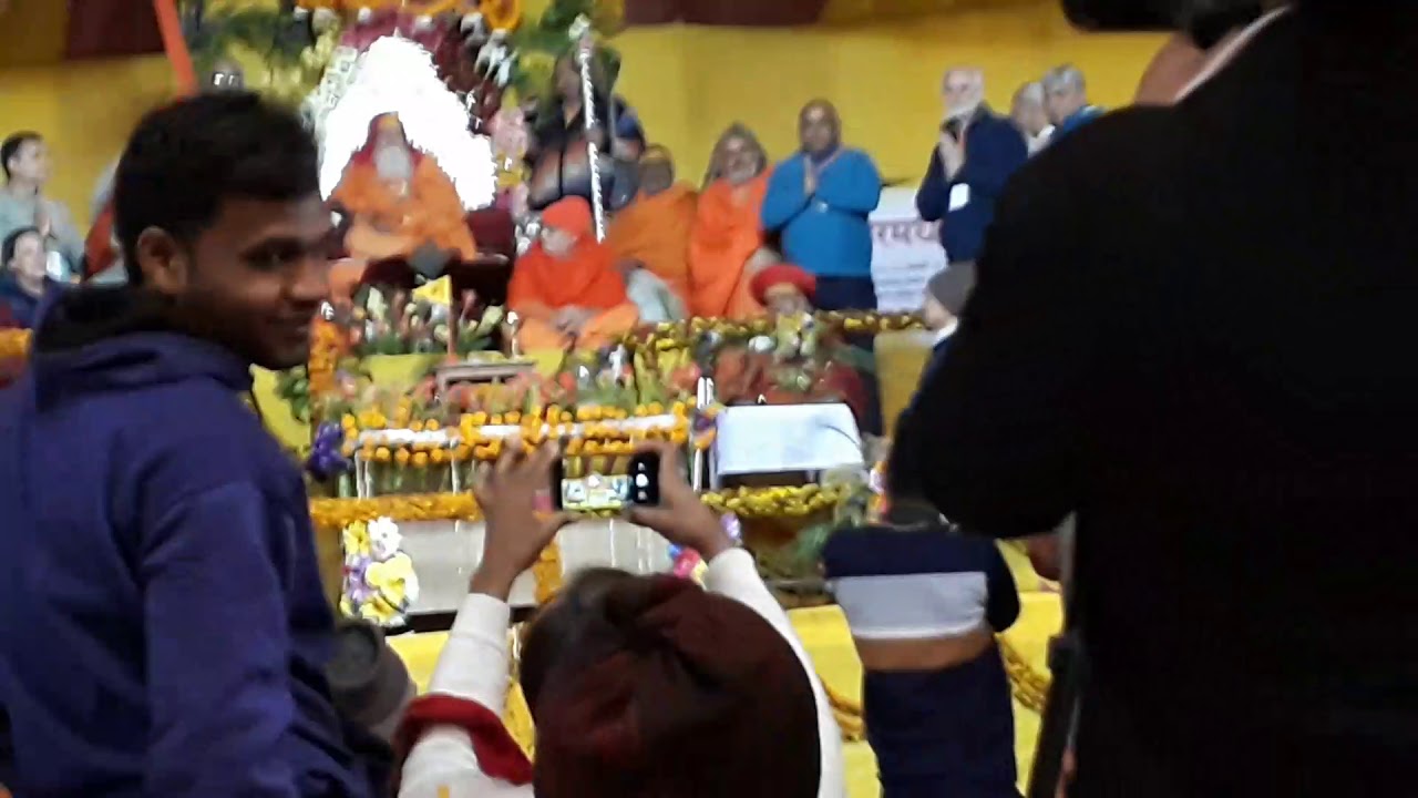 Ceremonial welcome of Swami Swarupananda Saraswati at Dharma Sansad ...