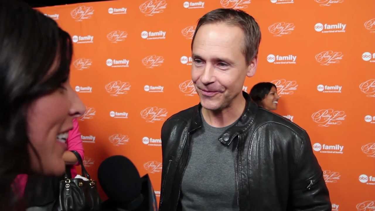 Chad Lowe Teases Drama For Byron on "Pretty Little Liars" - YouTube