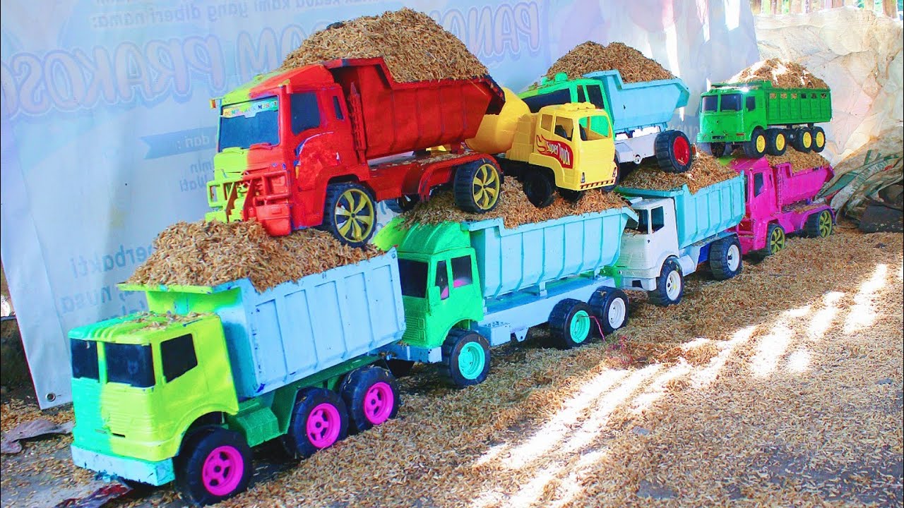 Mobil besar penuh mobil mainan, mobil molen, mobil pemadam, mobil oleng ...