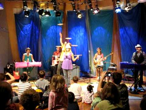 Absolutely Mindy and The Sippy Cups - YouTube