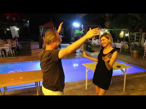 SALİHLİ BORA BEY ÇİFTLİĞİ'NDE HAVUZ BAŞI EĞLENCE PARTİSİ