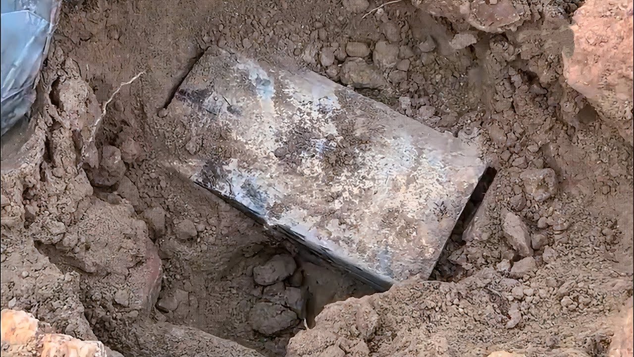 Discover the CRAZIEST Finds in Treasure Hunting History - YouTube