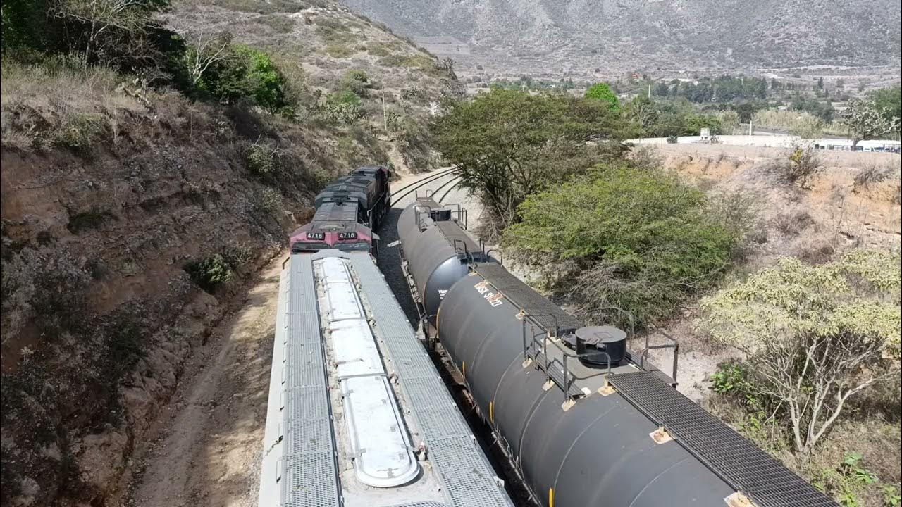 Encuentro de trenes en el escape de Acultzingo QMXVC vs DVCMX. - YouTube