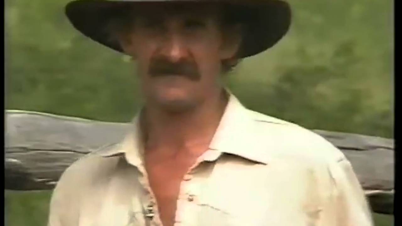 A Pom Down Under The Ringer - YouTube