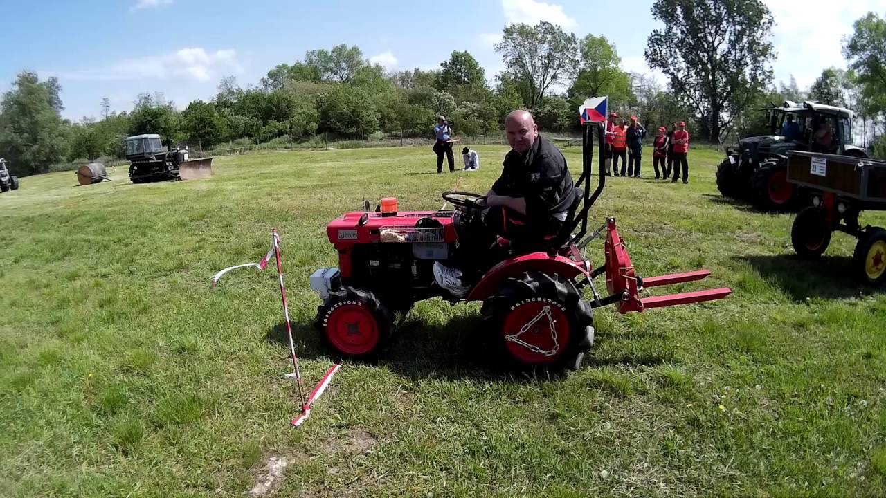 Traktoriáda Nový Bydžov 2016 - slowest tractor finale ! (nejpomalejší ...