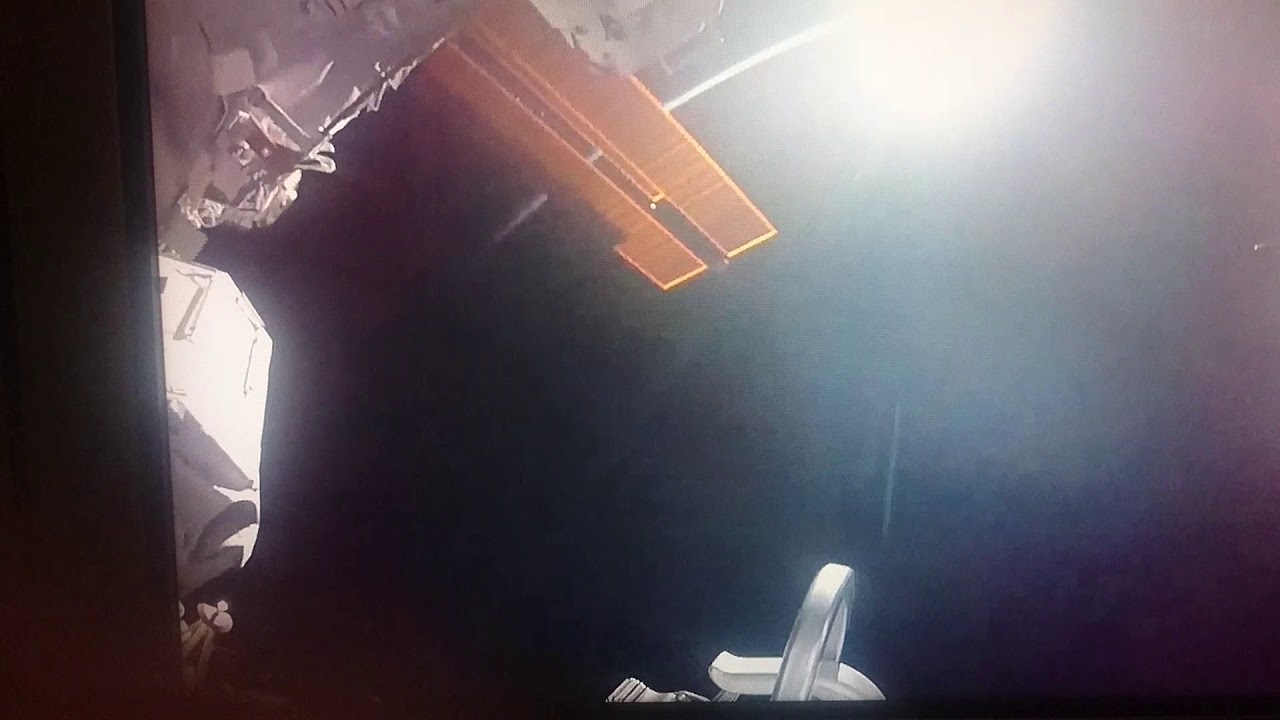 iss lights - YouTube