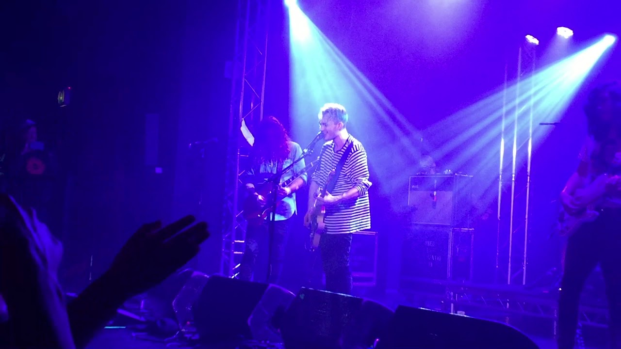 Badflower "Mother Mary (Inc Champagne Supernova)" @ ULU, London 22/11 ...