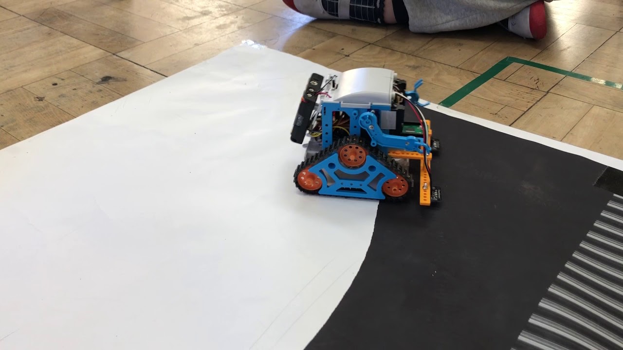Black or White tracing robot - YouTube