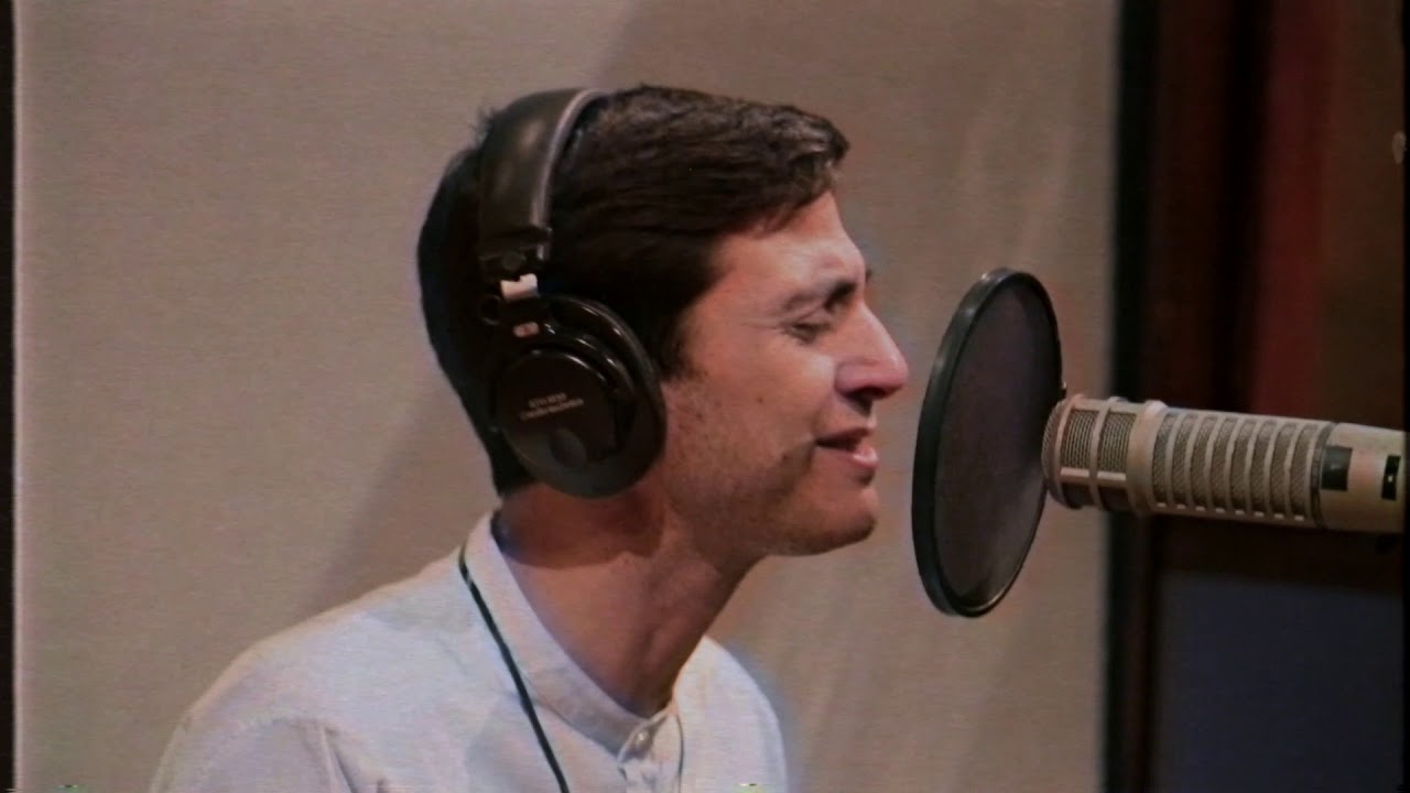 Joey Dosik || Emergency Landing (Live At United Recording) - YouTube