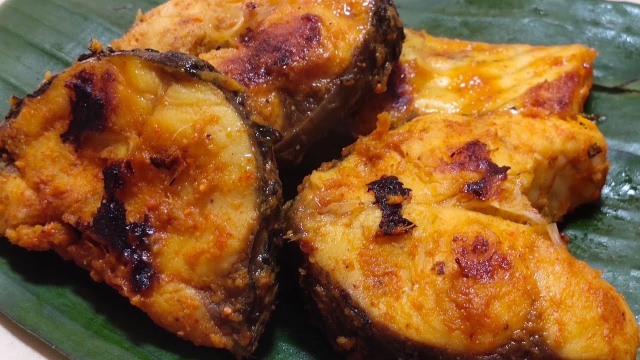 BANANA LEAF FISH FRY RECIPE/easy fish recipe/fish fry in banana leaf ...