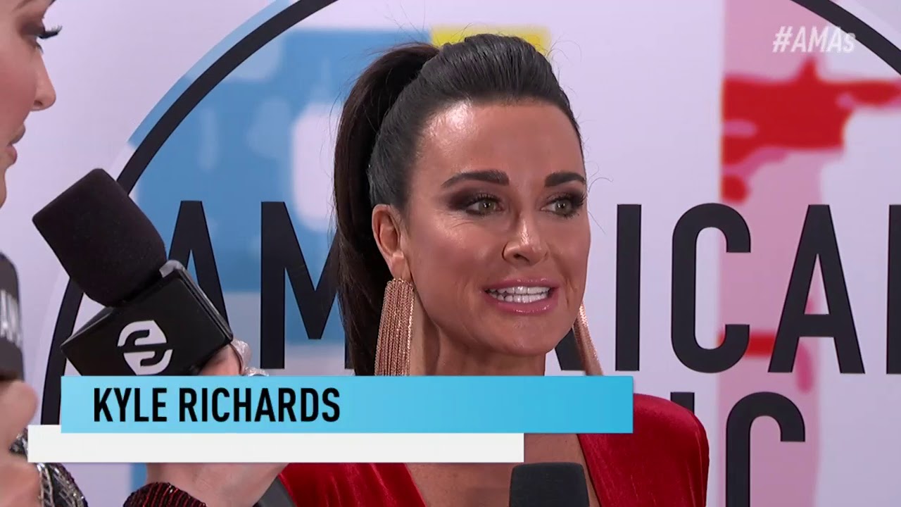 Kyle Richards Red Carpet Interview - AMAs 2018 - YouTube