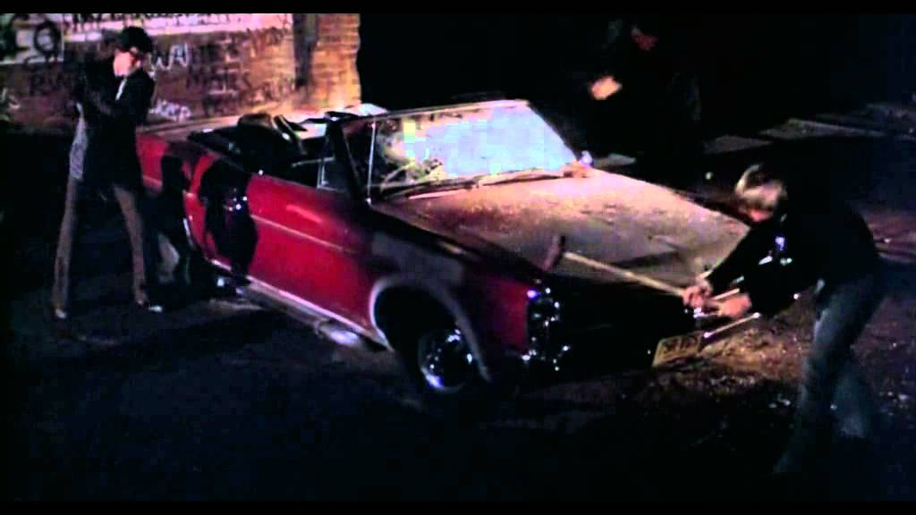 Defiance (1980) - Car Wreck Scene - YouTube