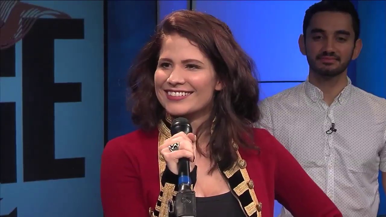 Laura Rizzotto sings on Good Day Rochester - YouTube