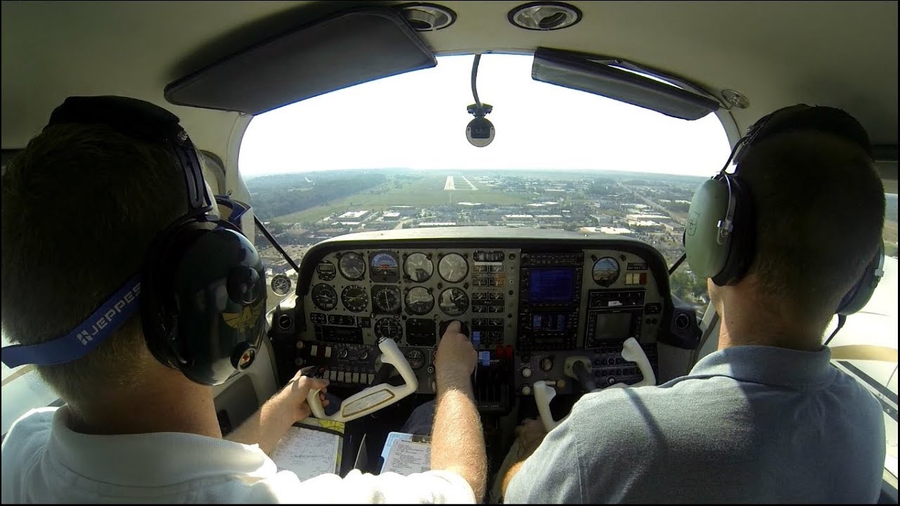 Full Multiengine Flight Lesson in a BE76 Duchess - YouTube