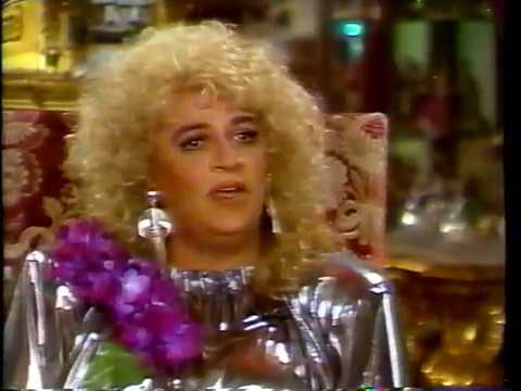 La Beba Galvan platica con Fernando Marcos 1996 - YouTube