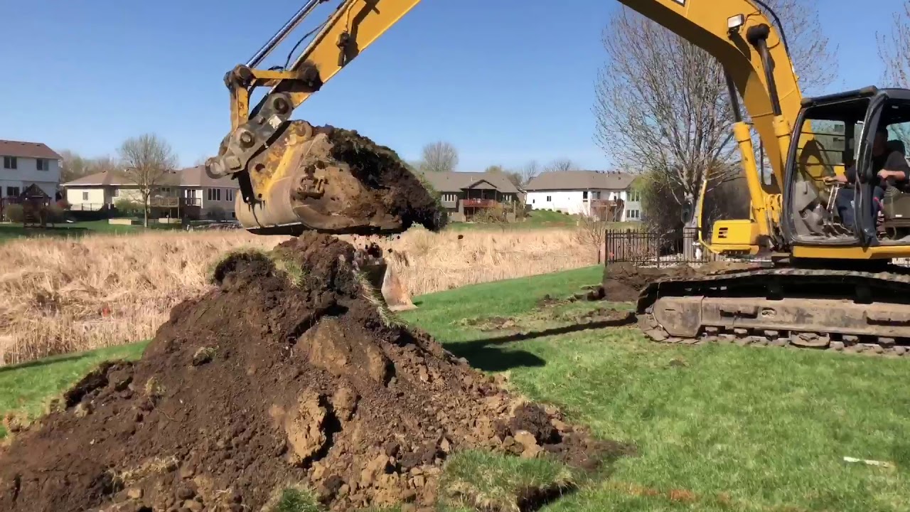 Vinyl Liner Swimming Pool with Sun Deck - Day One, Pool Dig - YouTube