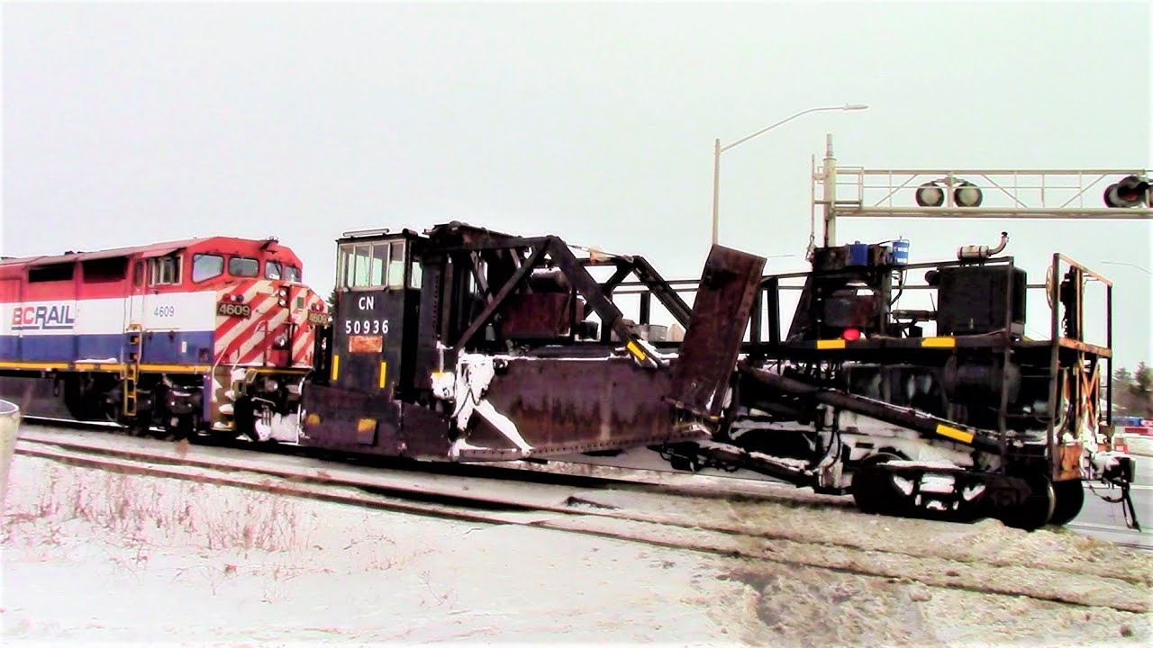 RARE!! CN Snowplow with BCOL 4609 at Elgin Mills! 12/28/2022 - YouTube