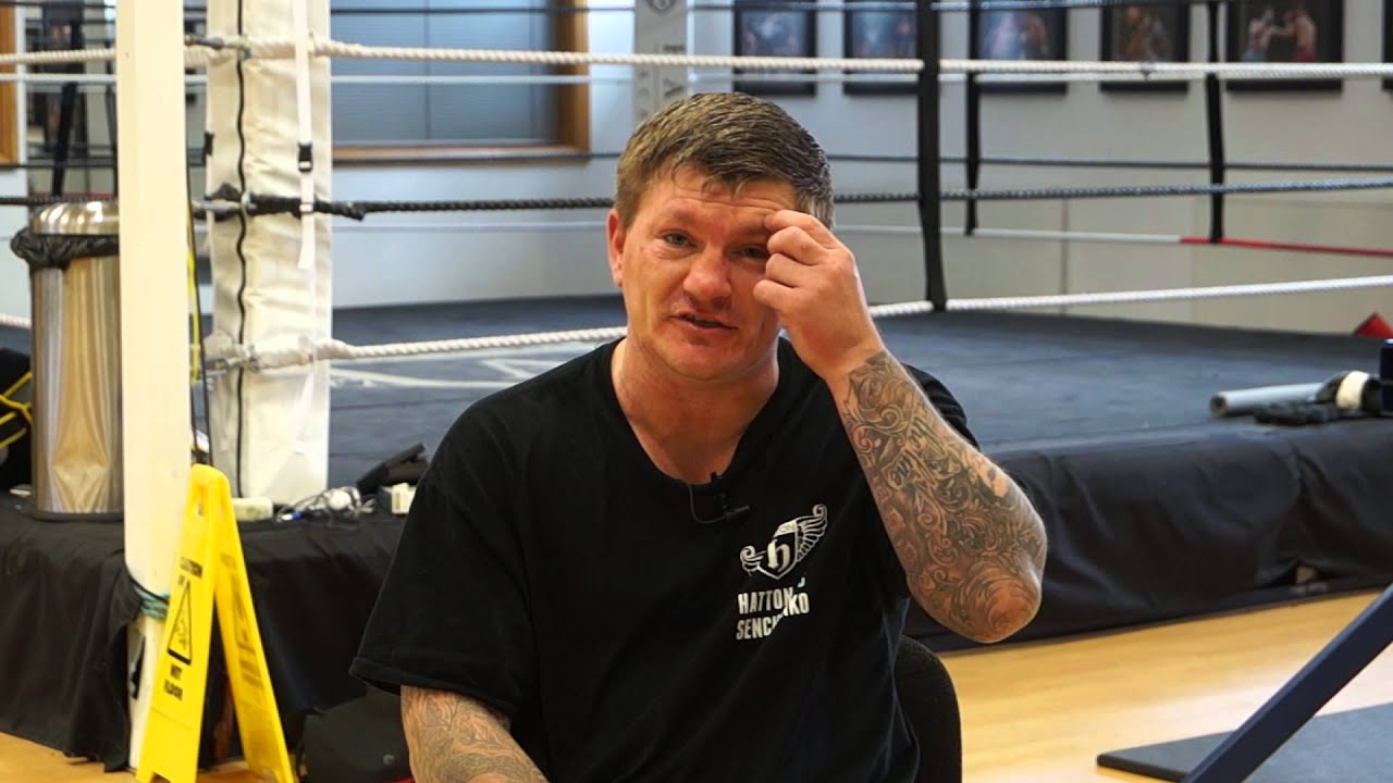 Ricky Hatton on Anthony Mundine v Sergey Rabchenko - YouTube
