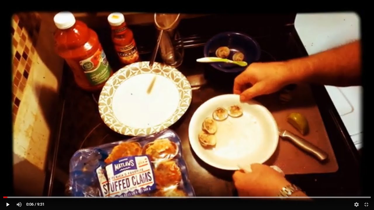 Raw Littleneck Clams on the Half Shell ! Delicious, Nutritious, Natural ...