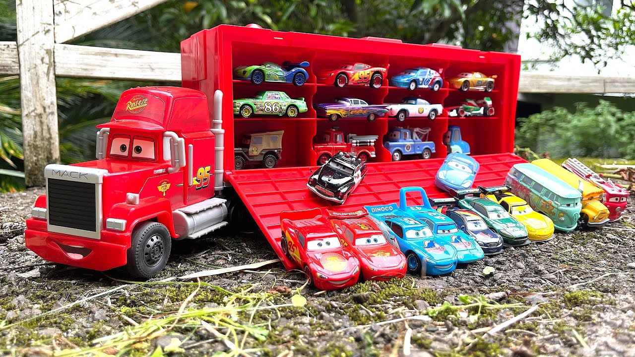 【Cars】24 type cars☆Let's set off with Tomica Cars on the McQueen ...