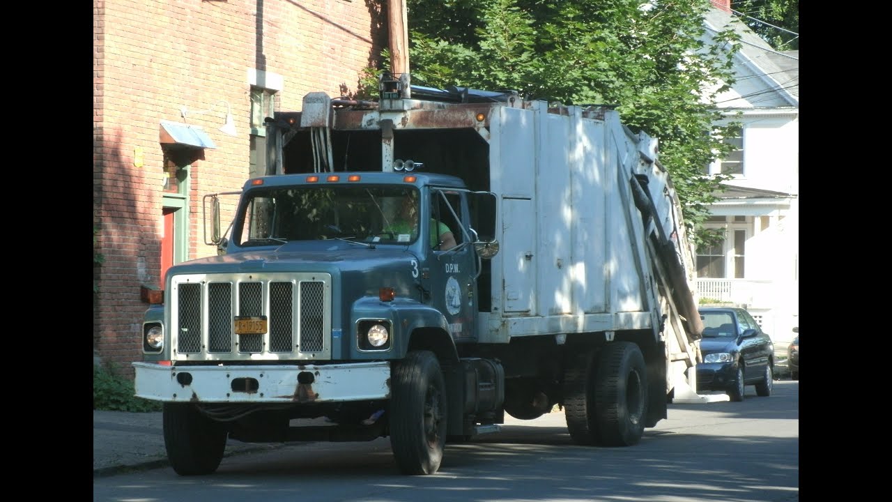 Kingston Public Works Loadmaster LM-120HC Packer 3 - YouTube