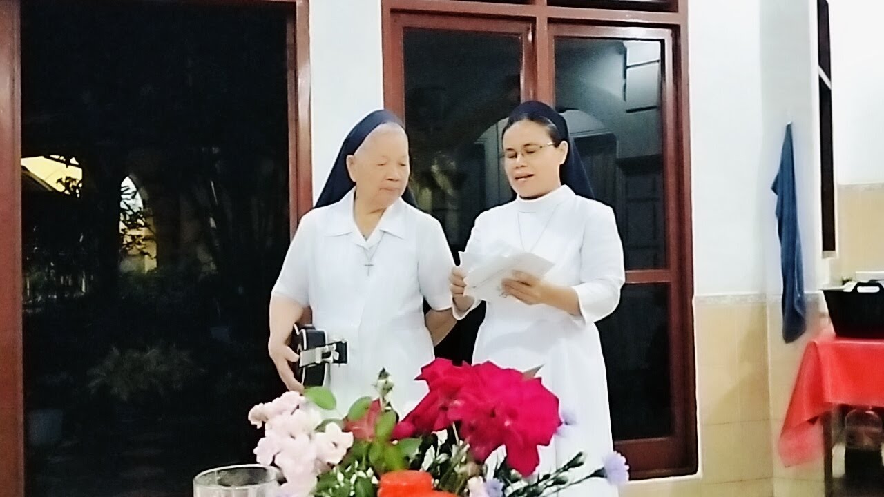 Para Suster Merayakan HUT ke-46 Tahun Sr. Alfonsia Saing, SCMM - YouTube