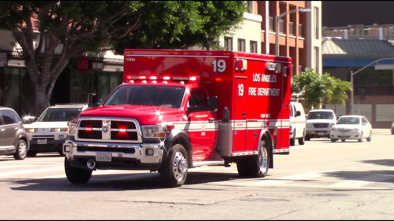 LAFD Rescue 19 Transporting - YouTube