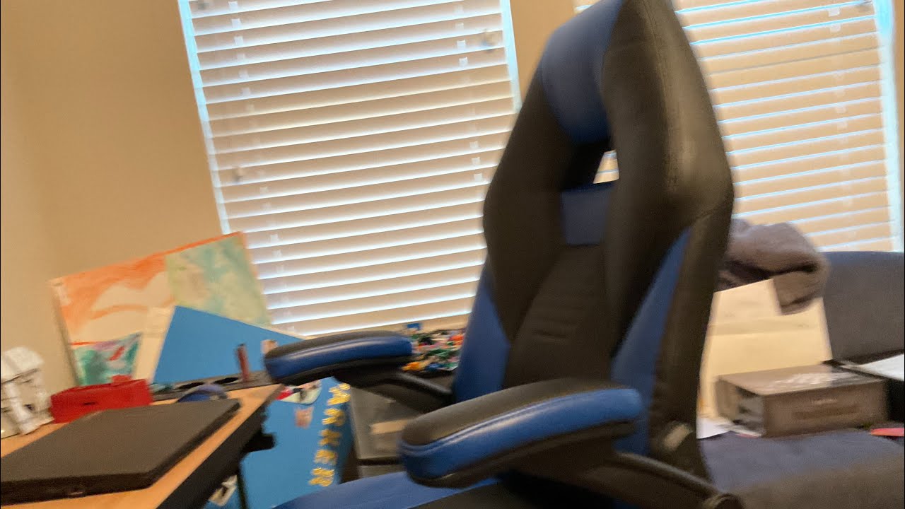 My brother got a gaming chair - YouTube