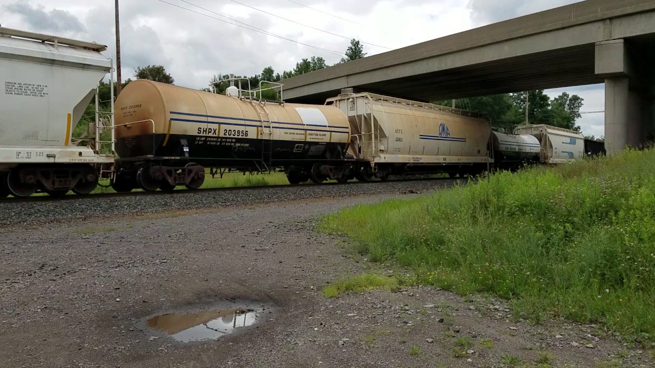 Friendly CSX mix freight train - YouTube