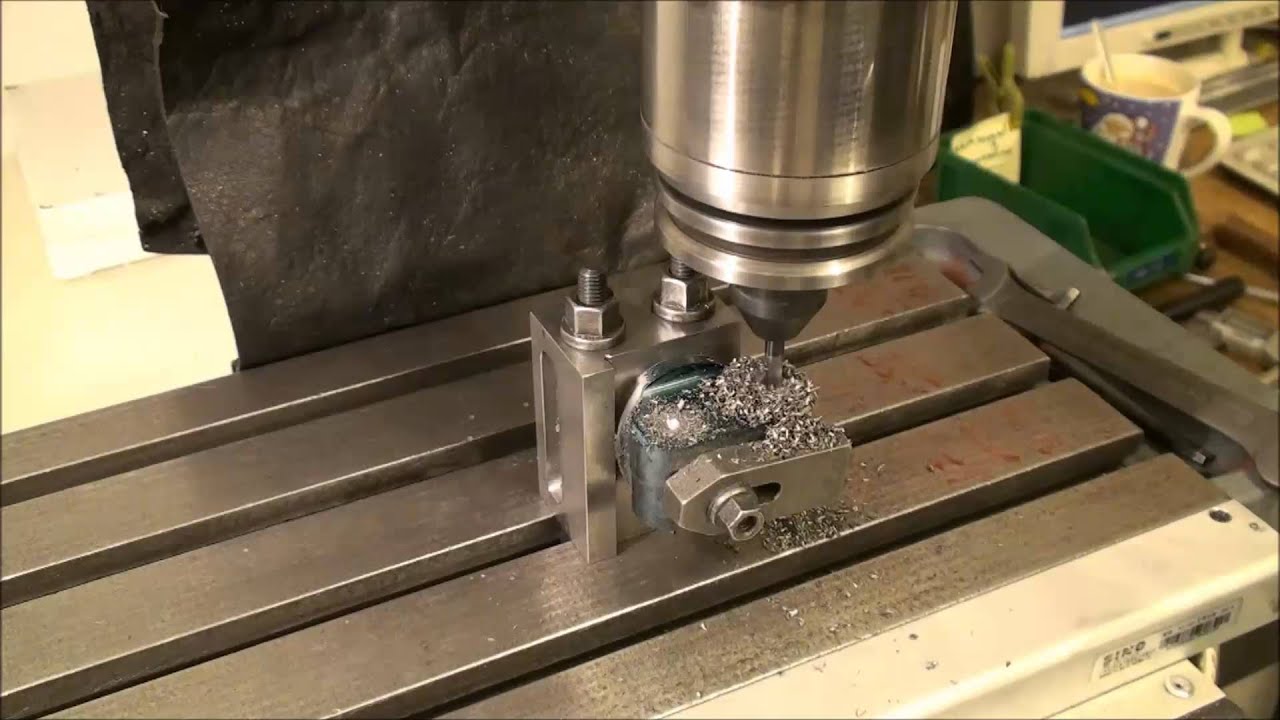 Machining the wormbracket for the G.T. versatile dividing head - YouTube