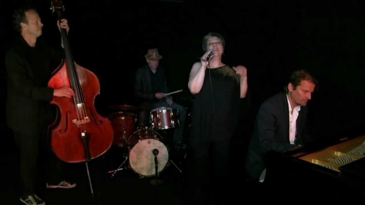 Colette jazz singer / Give Me the Simple Life - YouTube