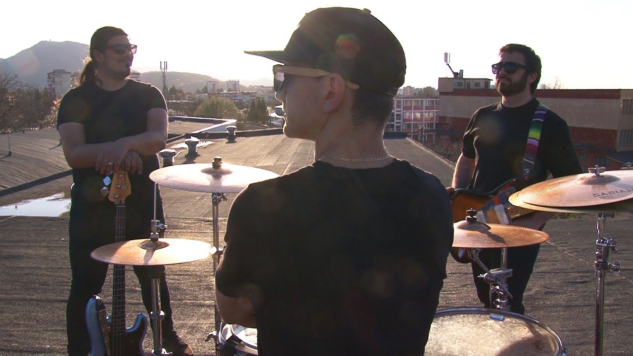 Bulz Brotherz - Feciorul [Official Video] - YouTube