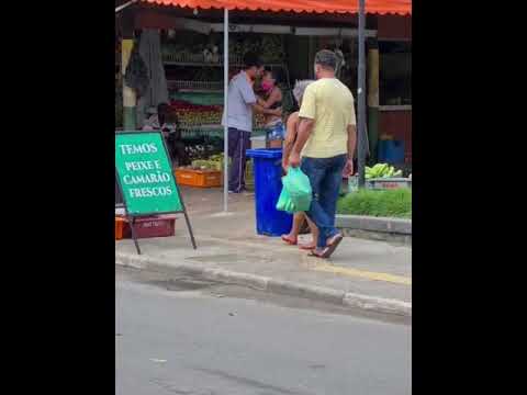 pegadinha beijando minha irmã
