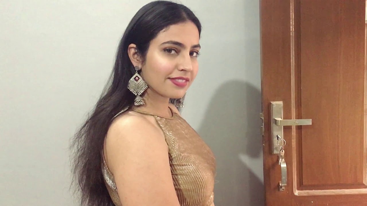 How to style a saree in different ways | Pooja Dhembla - YouTube