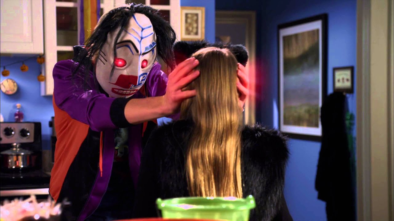 My Babysitter's A Vampire - Halloweird - YouTube