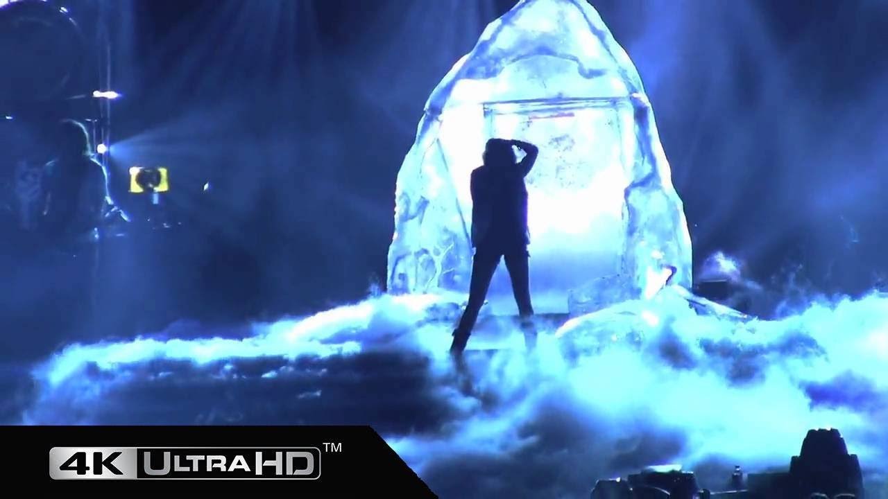 Miley Cyrus - Breakout | Wonder World Tour [Remastered 4K] - YouTube