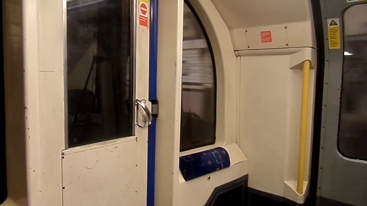 1973 Stock Carriage 360 London Underground Piccadilly Line Finsbury ...