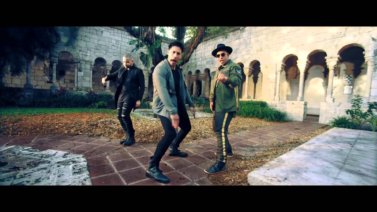 Chino y Nacho Andas En Mi Cabeza ft Daddy Yankee - YouTube