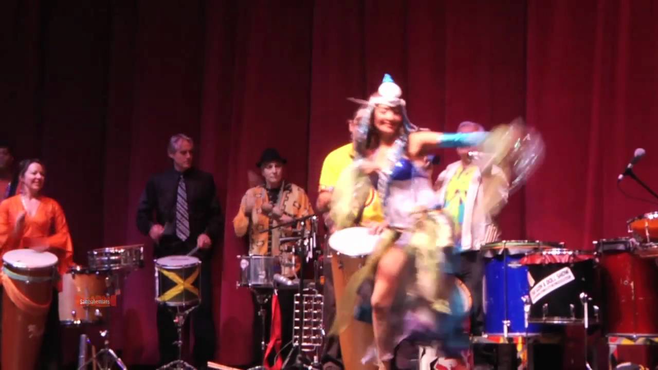 Samba Music & Dance - 2010 First Night Monterey - YouTube