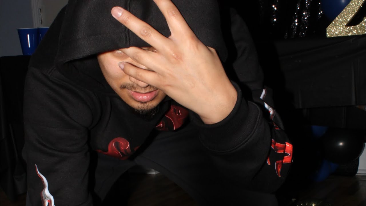 Ocean Eyes ft. ESB Meek (prod. by Yonexx) - YouTube