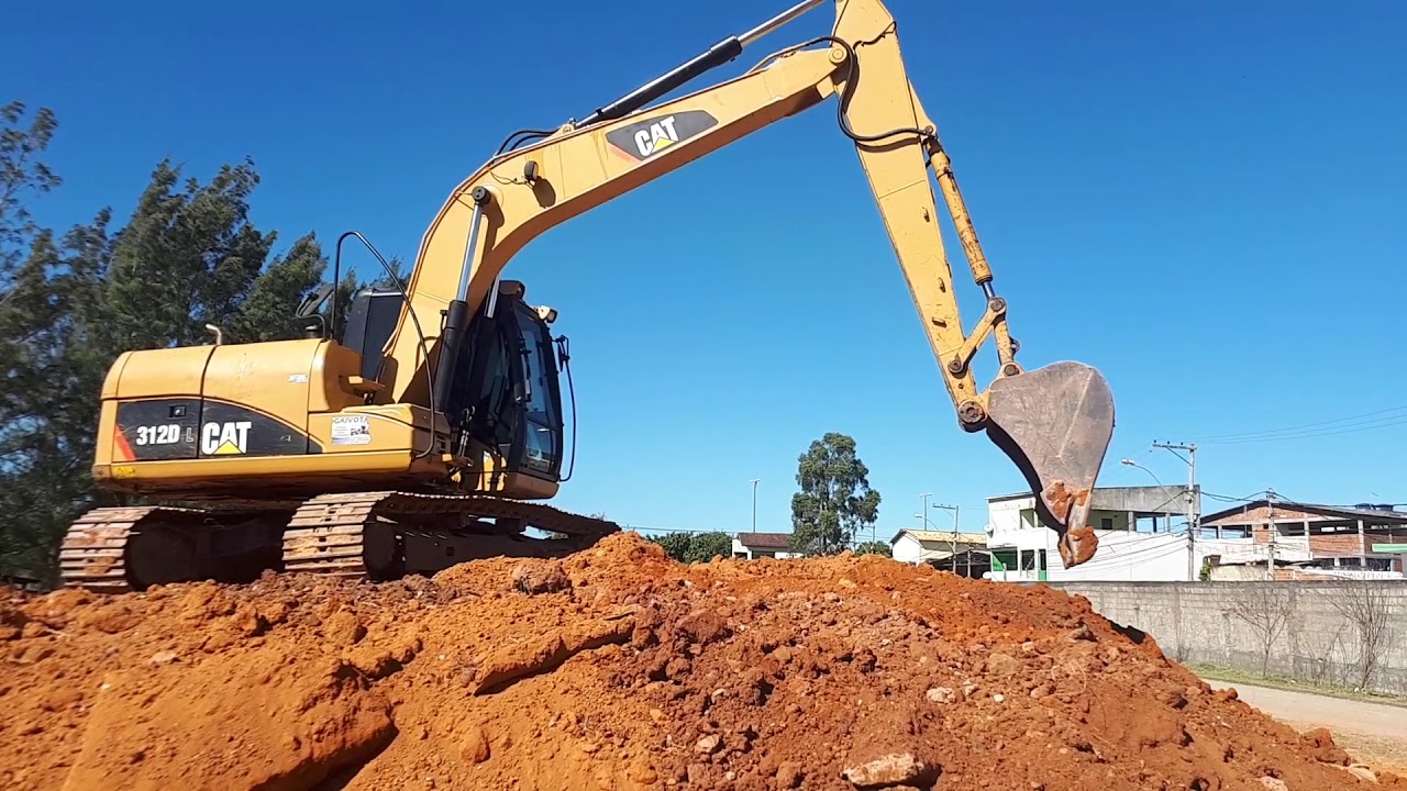 RONI - Escavador Profissional em Treinamento - CAT - YouTube