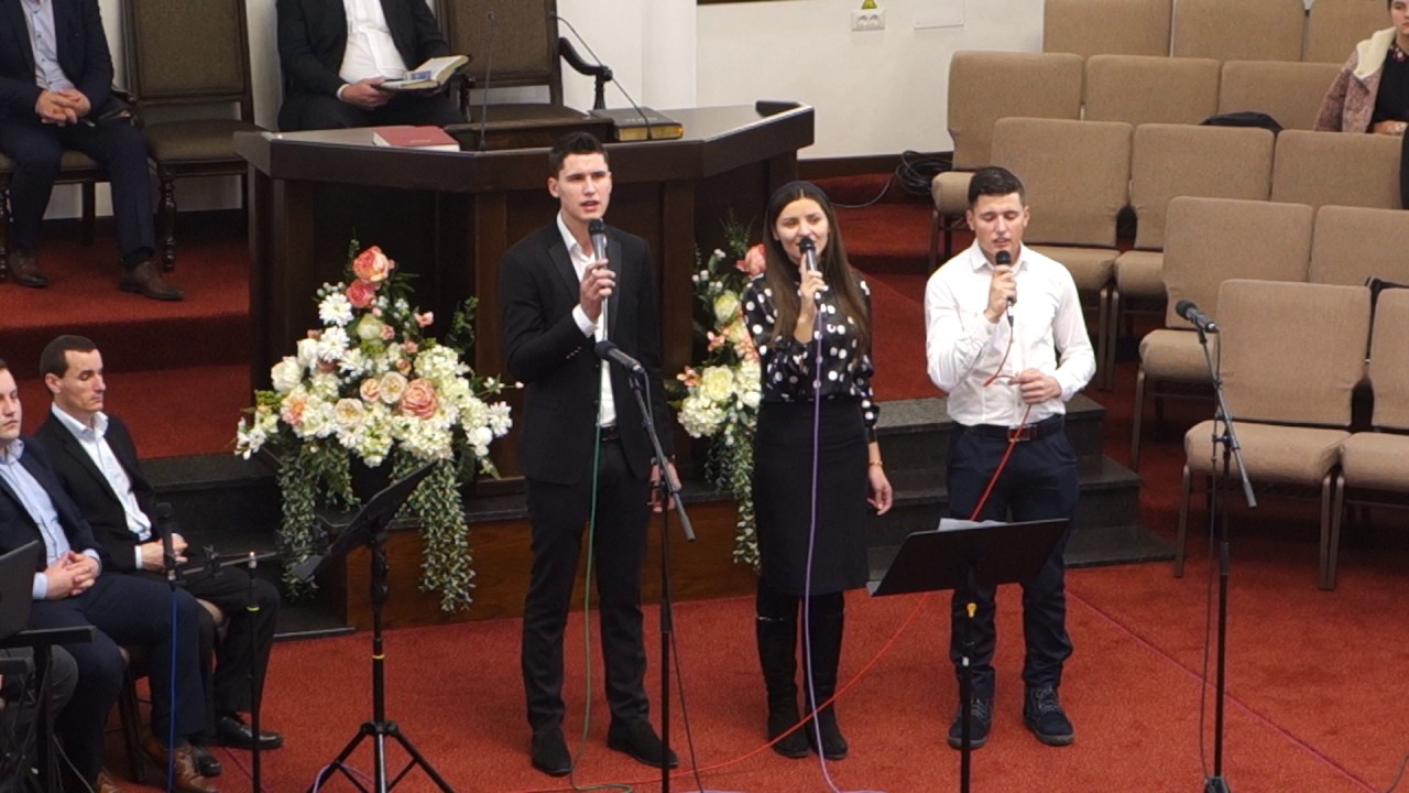 Dinu, Daniela si Dorin - Cine eşti, De unde vii ? - YouTube