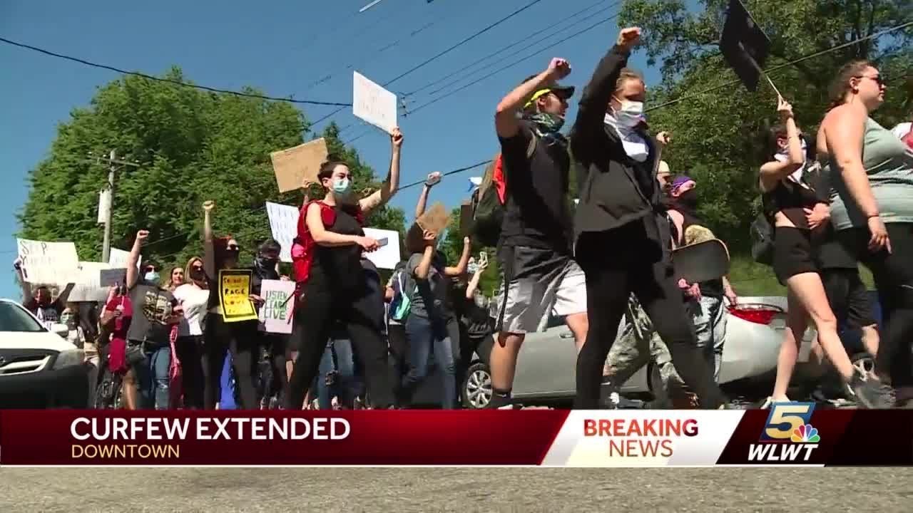 Cincinnati business owners roll with punches as curfew extends to ...