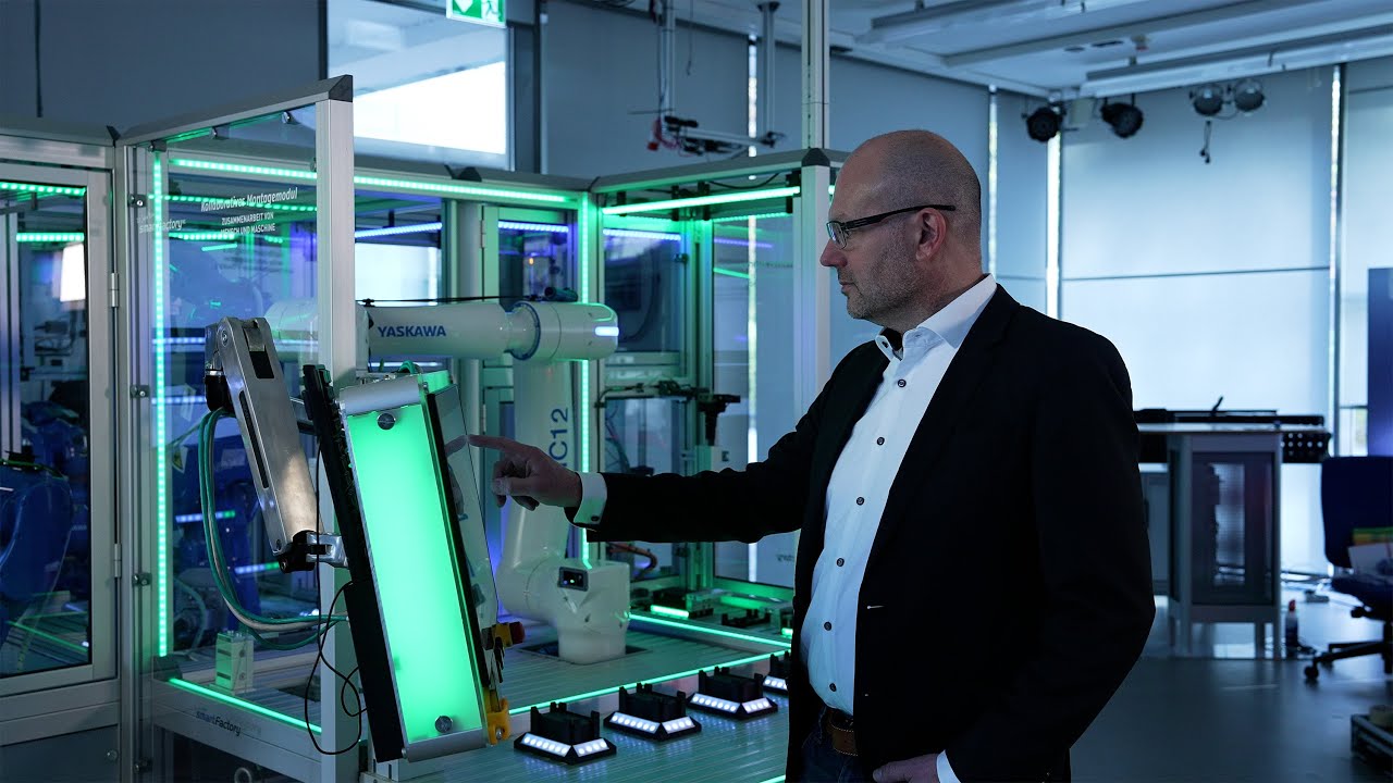 Mit Digital Twin & Software-defined Production zur Smart Factory - YouTube