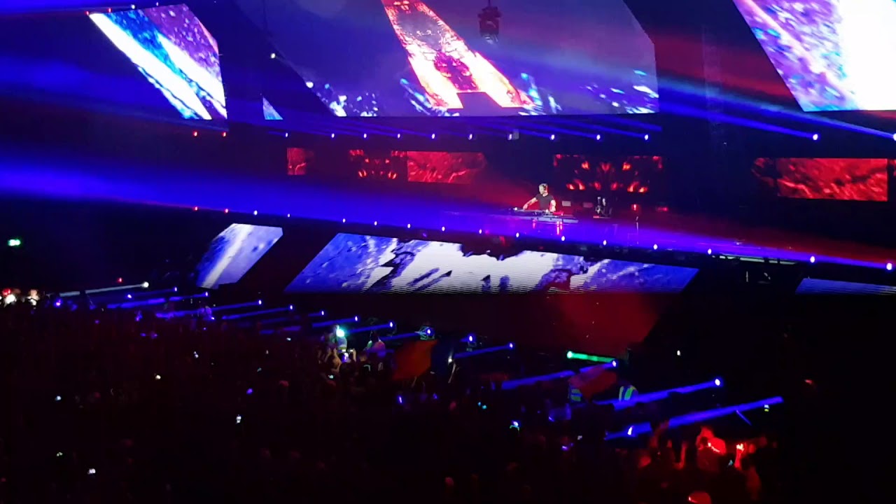 Red Rocks (Above & Beyond) - Armin van Buuren ASOT 850 Gliwice - YouTube