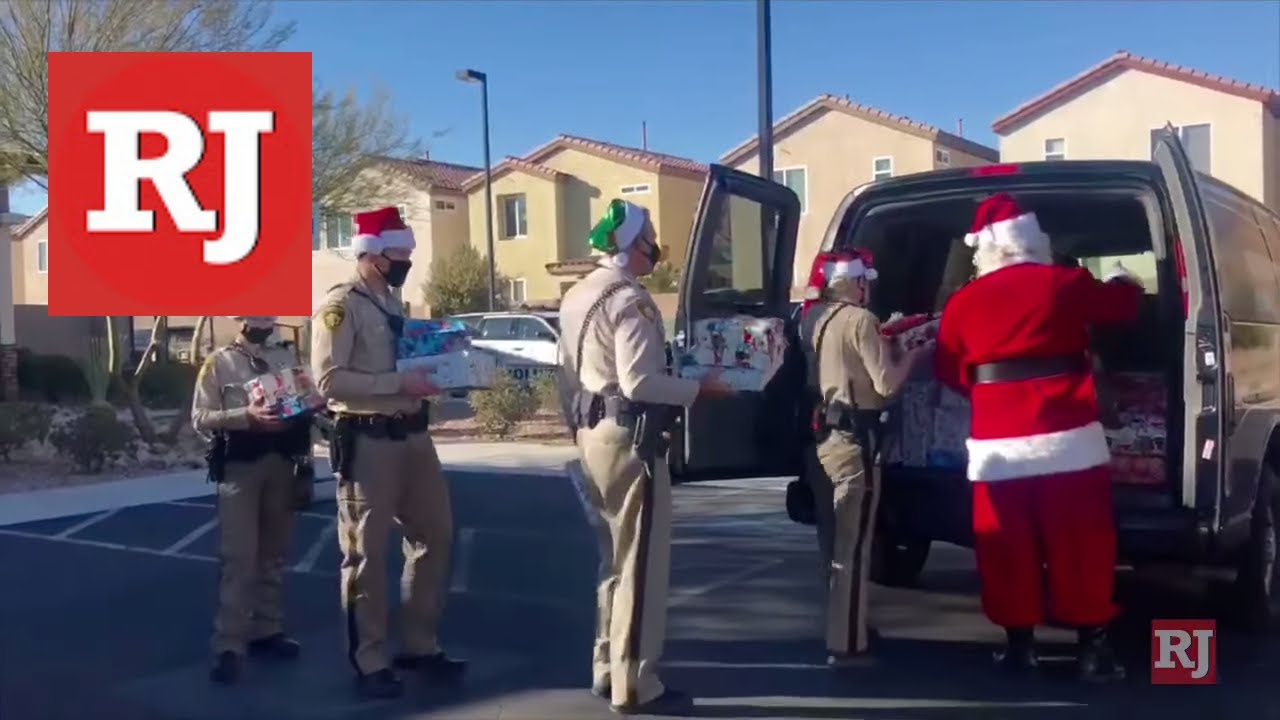 Las Vegas police Santa Cops deliver toys to children - YouTube